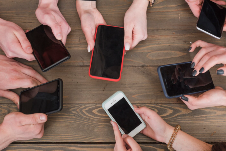 Mobilni telefoni – naprave, ki oblikujejo sodobno življenje